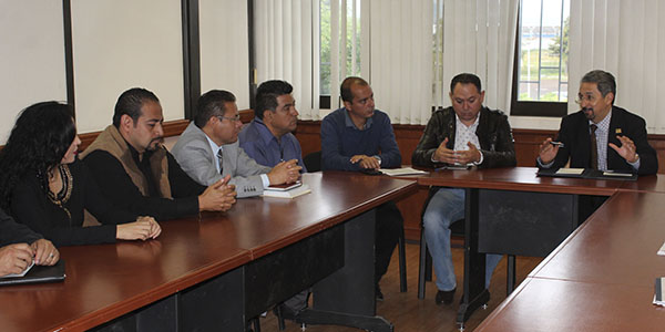 Trato respetuoso y anteponiendo siempre el interés de la UMSNH, ofrece ...
